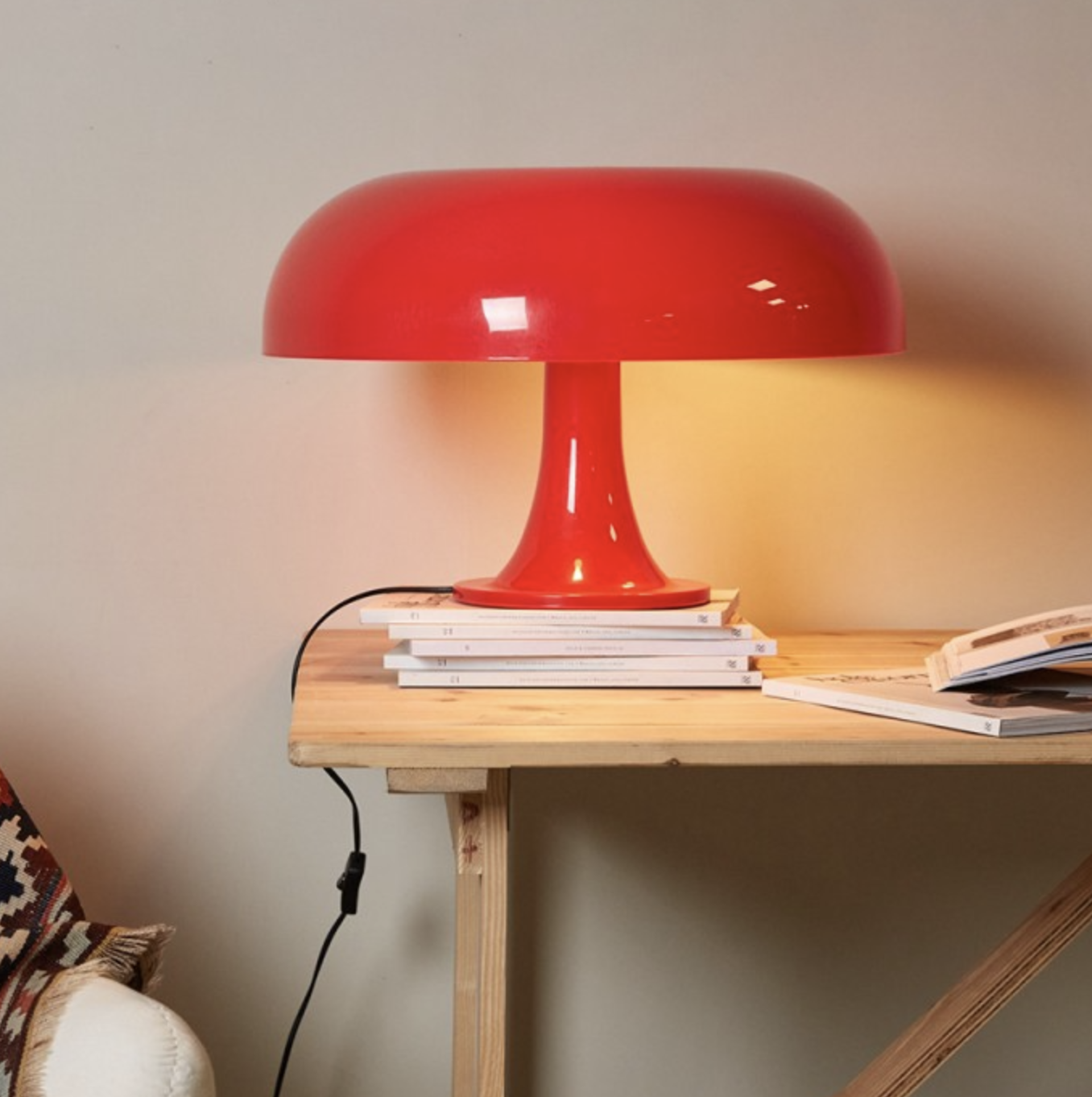 Comprar Lámpara de Sobremesa NESSINO - Artemide | La Casa de las Lámparas